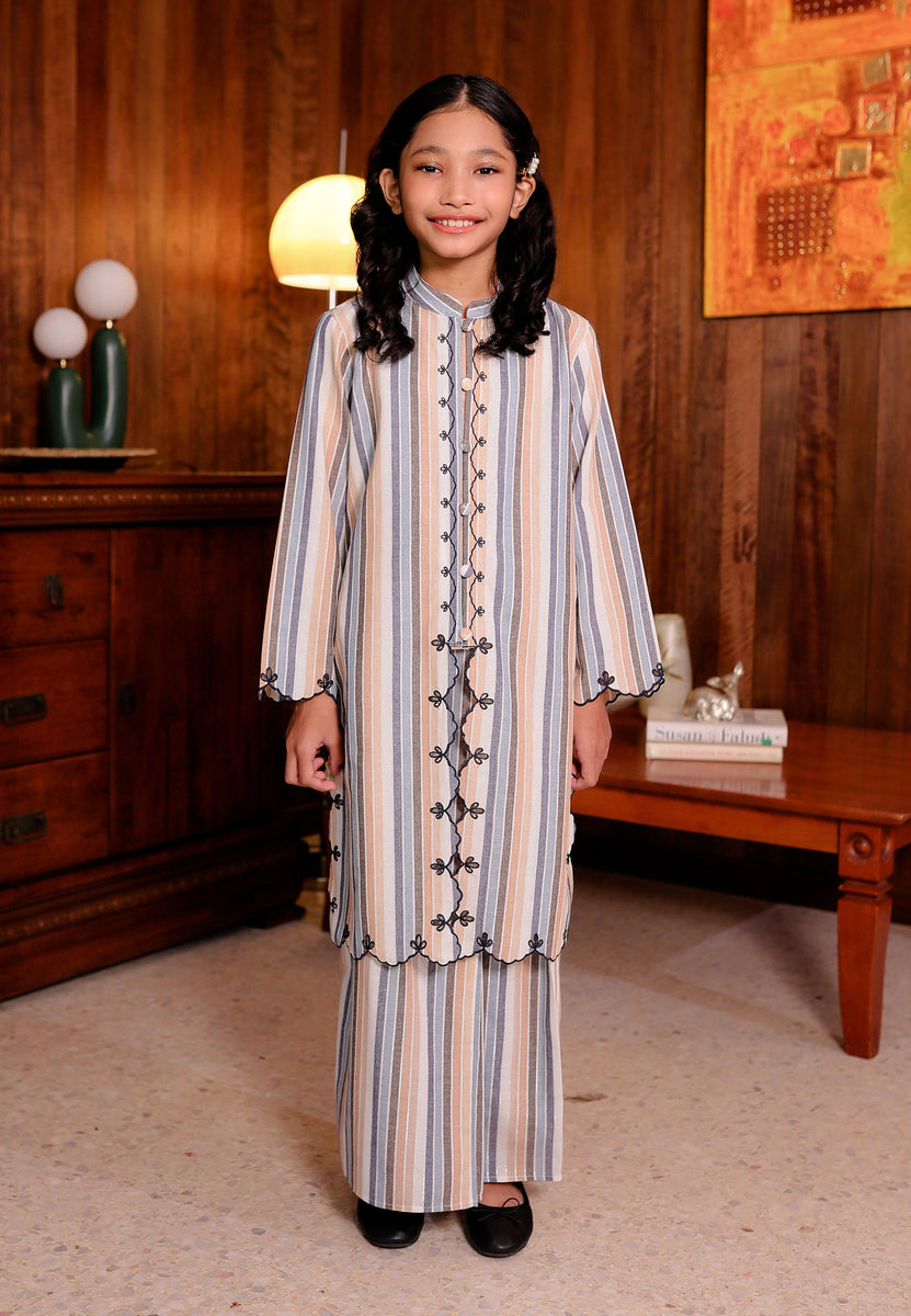 Seri Ayu Kurung (Girl) – QAYSAA