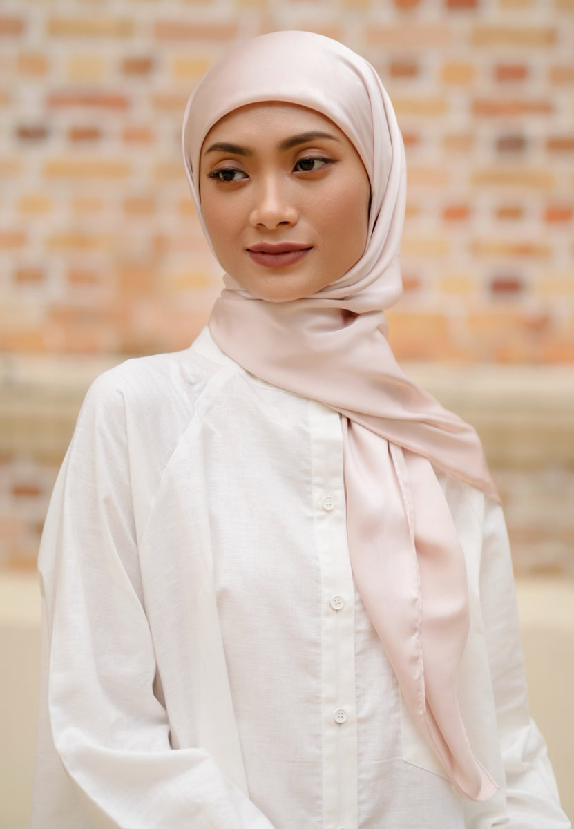 Zuyyin Satin Square (Rose Petal) – QAYSAA