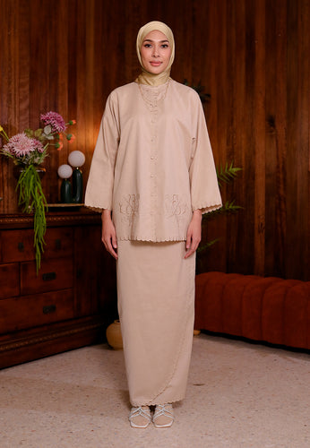 Seruni Kurung – QAYSAA